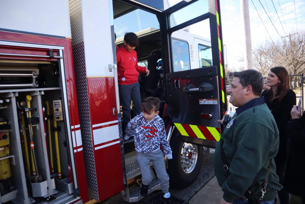 Winthrop Avenue Learns Safety Tips From Bellmore Fire Department - Long ...