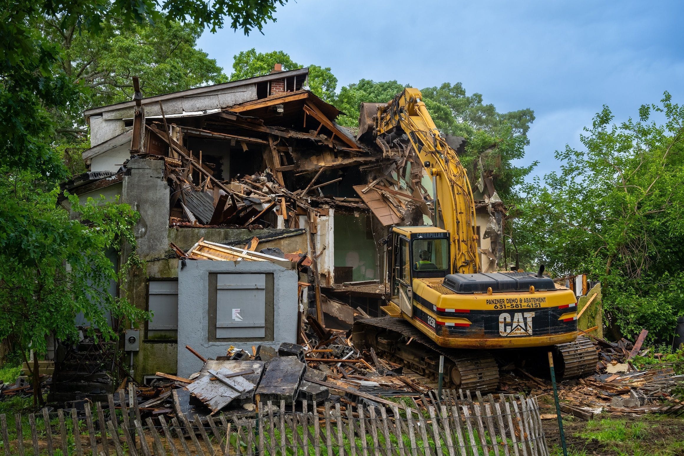 Blighted Bay Shore Property Demolished - Long Island Media Group