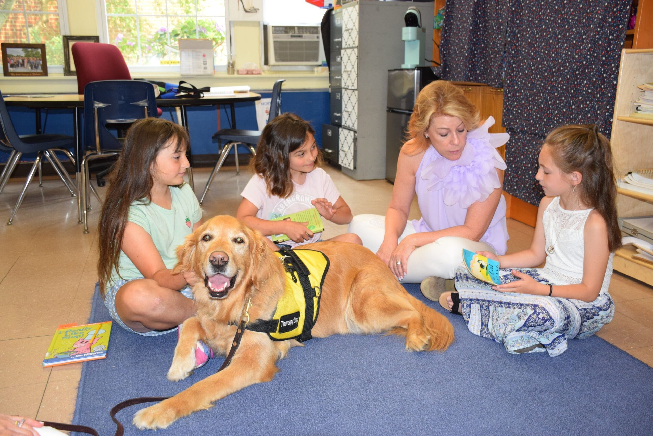 Blue Point Elementary School Students Paws To Read - Long Island Media ...