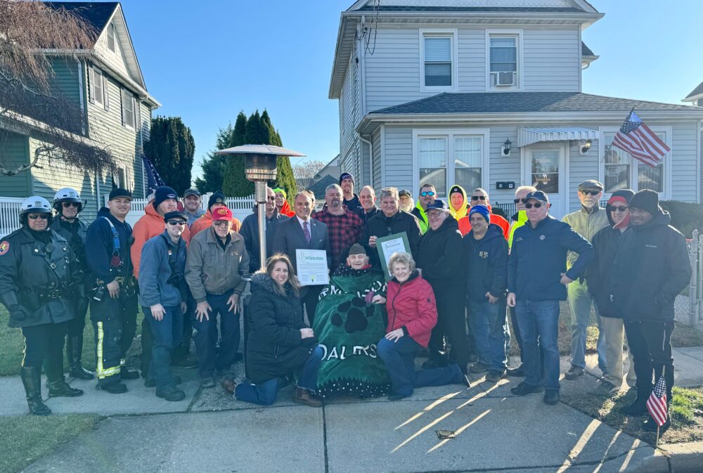 Saladino And Hand Honor WWII Army Veteran And Farmingdale Resident On ...