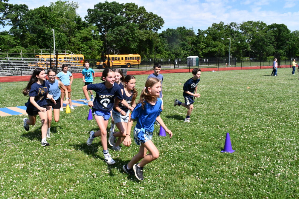Bayport-Blue Point Students Offer Fifth Graders A Glimpse Into Middle ...